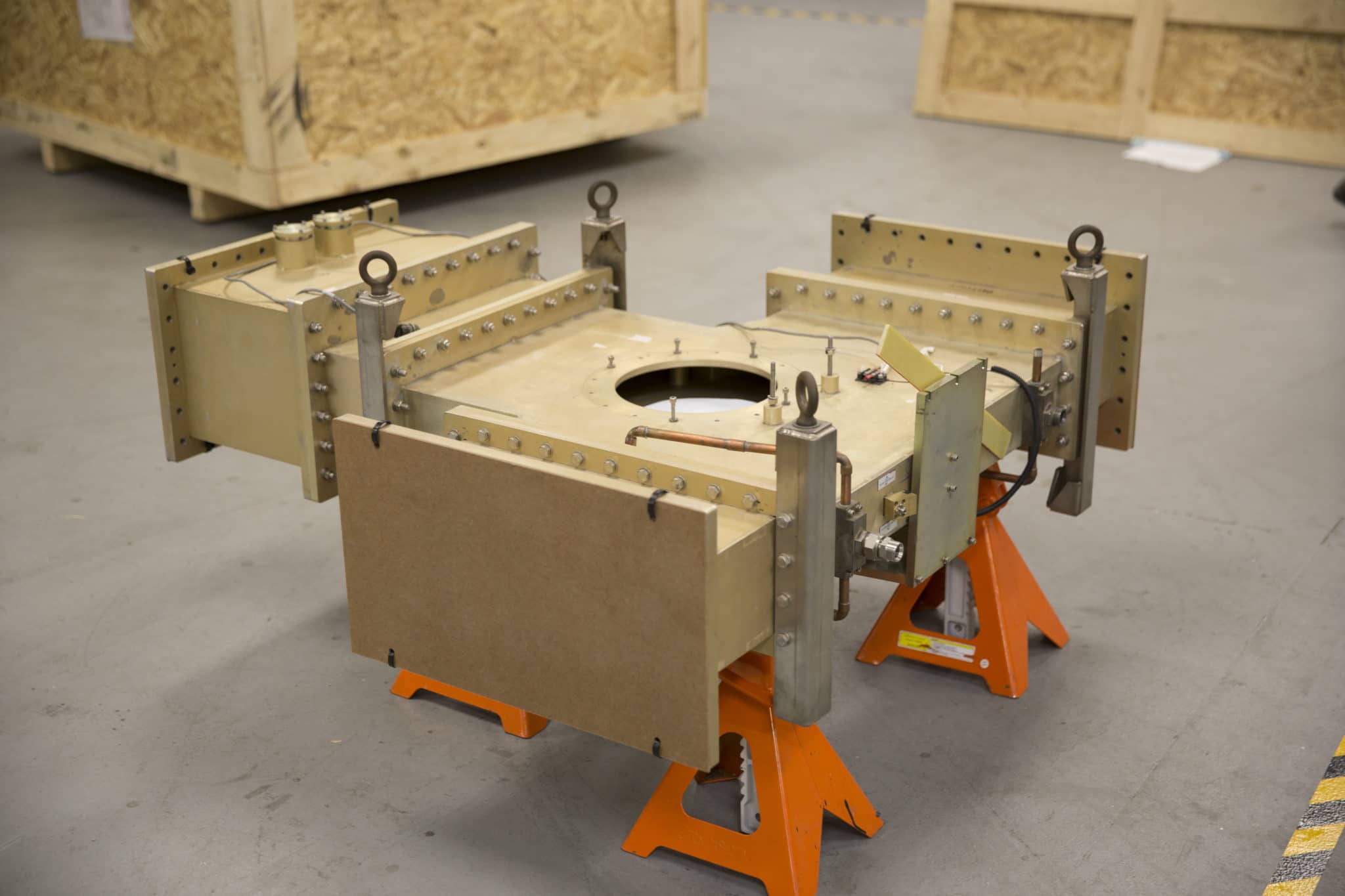 WR2300 Waveguide UHF Band Microwave Circulators | Ferrite Microwave